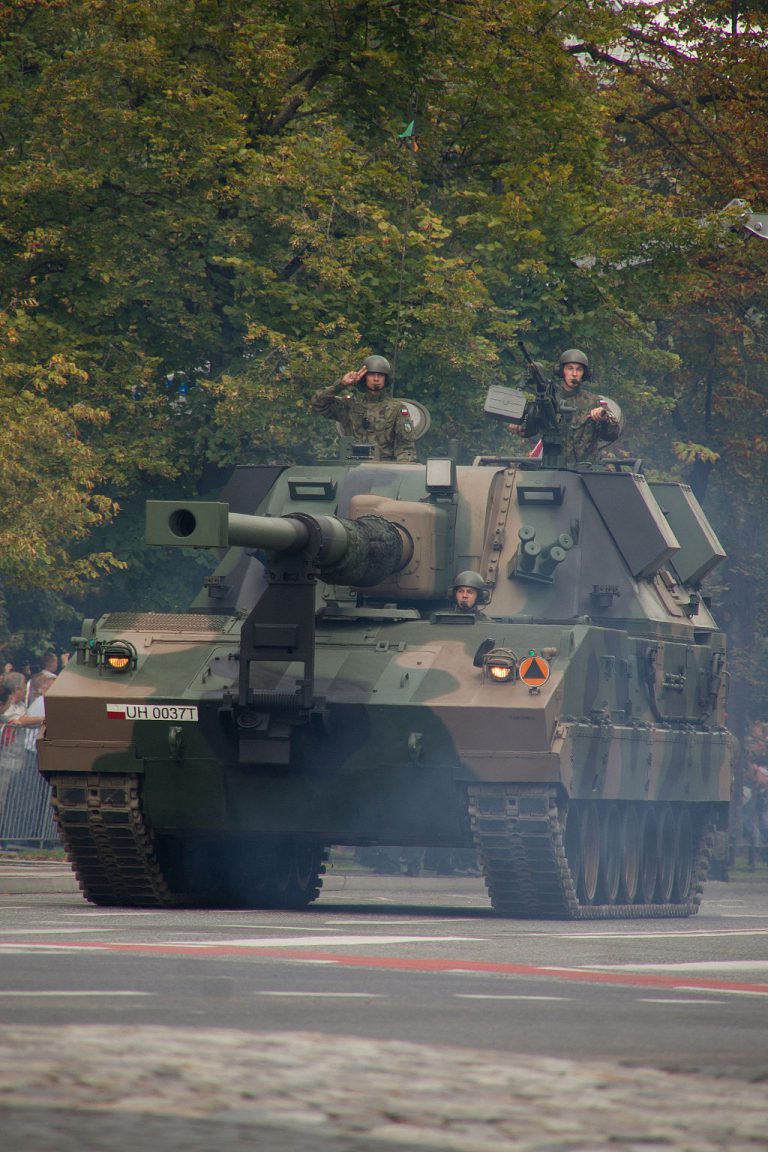 Armatohaubica Krab. Pancerny skorupiak Wojska Polskiego | HISTORIA.org ...