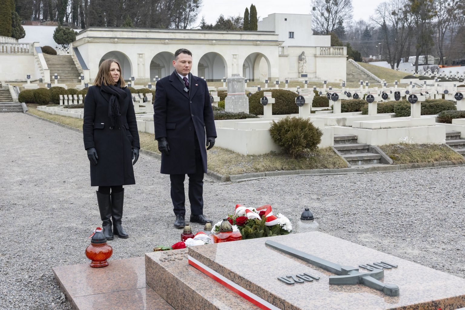 Sławomir Mentzen we Lwowie : fot. SlawomirMentzen, X.com | HISTORIA.org ...